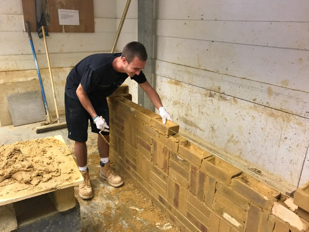 Start 2019 as a Bricklayer, get training this year!